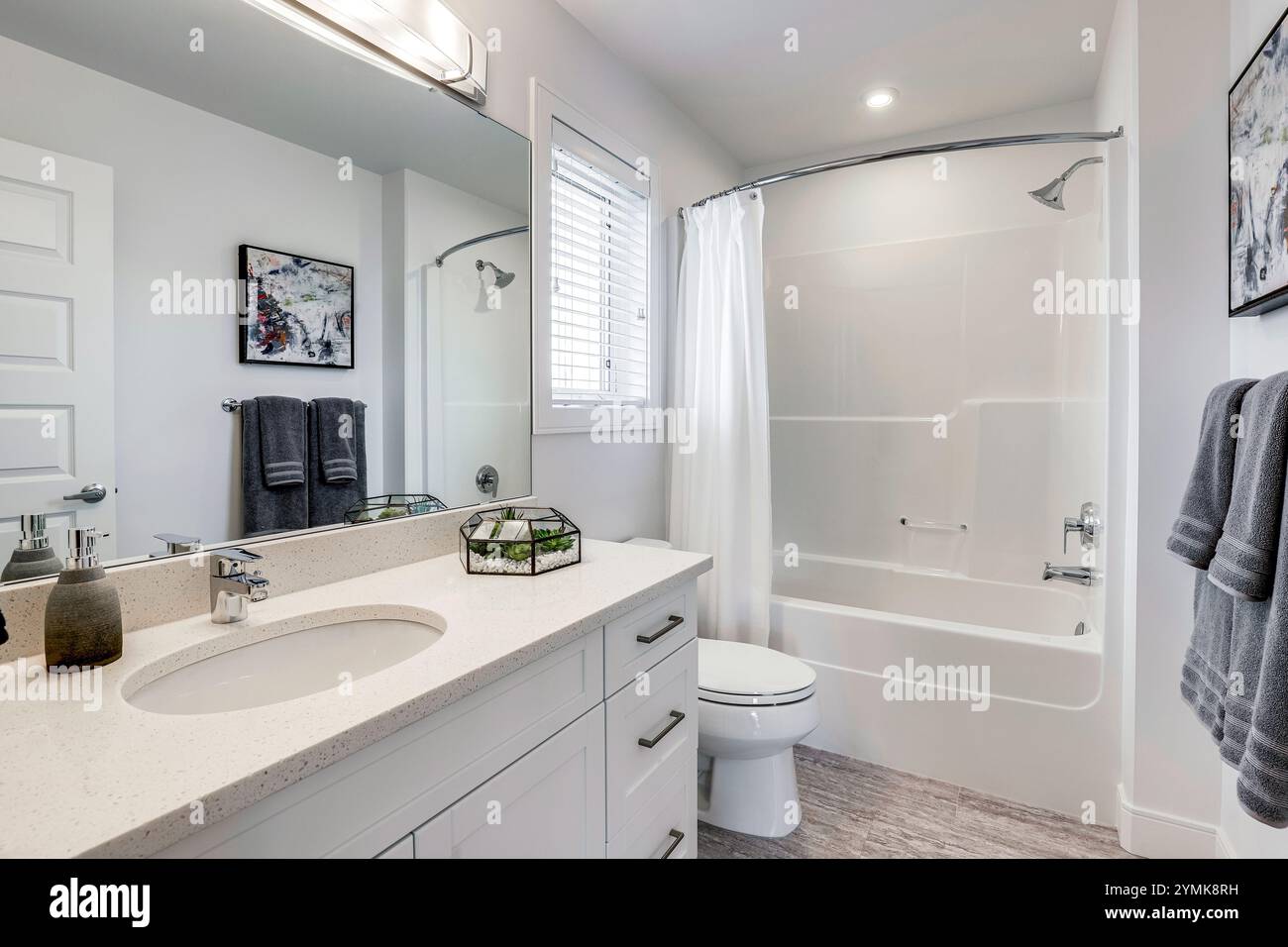 Well lit restroom hi-res stock photography and images - Alamy