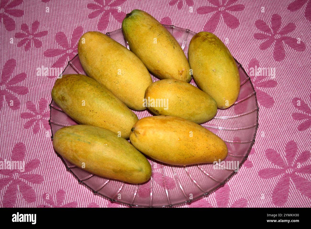 Dasheri mango, cultivar of mango (Mangifera indica), on display Stock ...