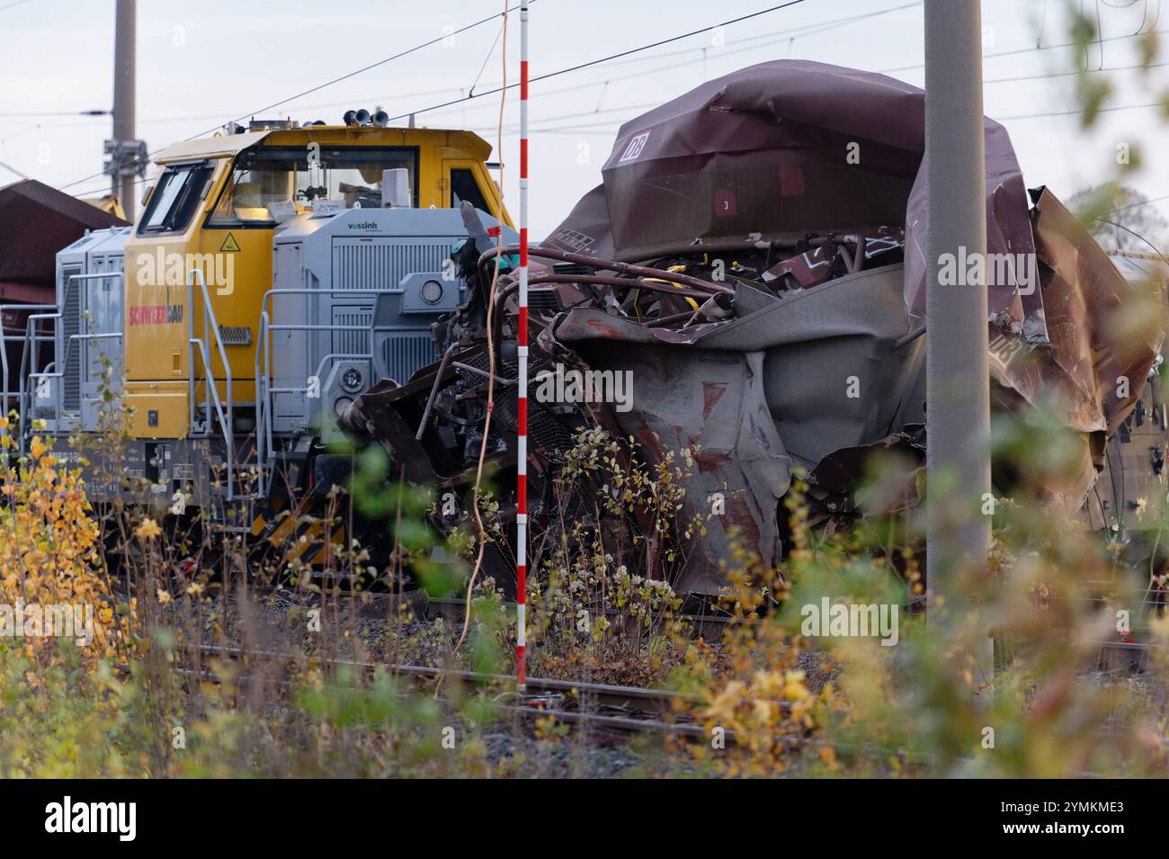 Kerpen, Germany. 22nd Nov, 2024. Debris from a derailed freight train ...