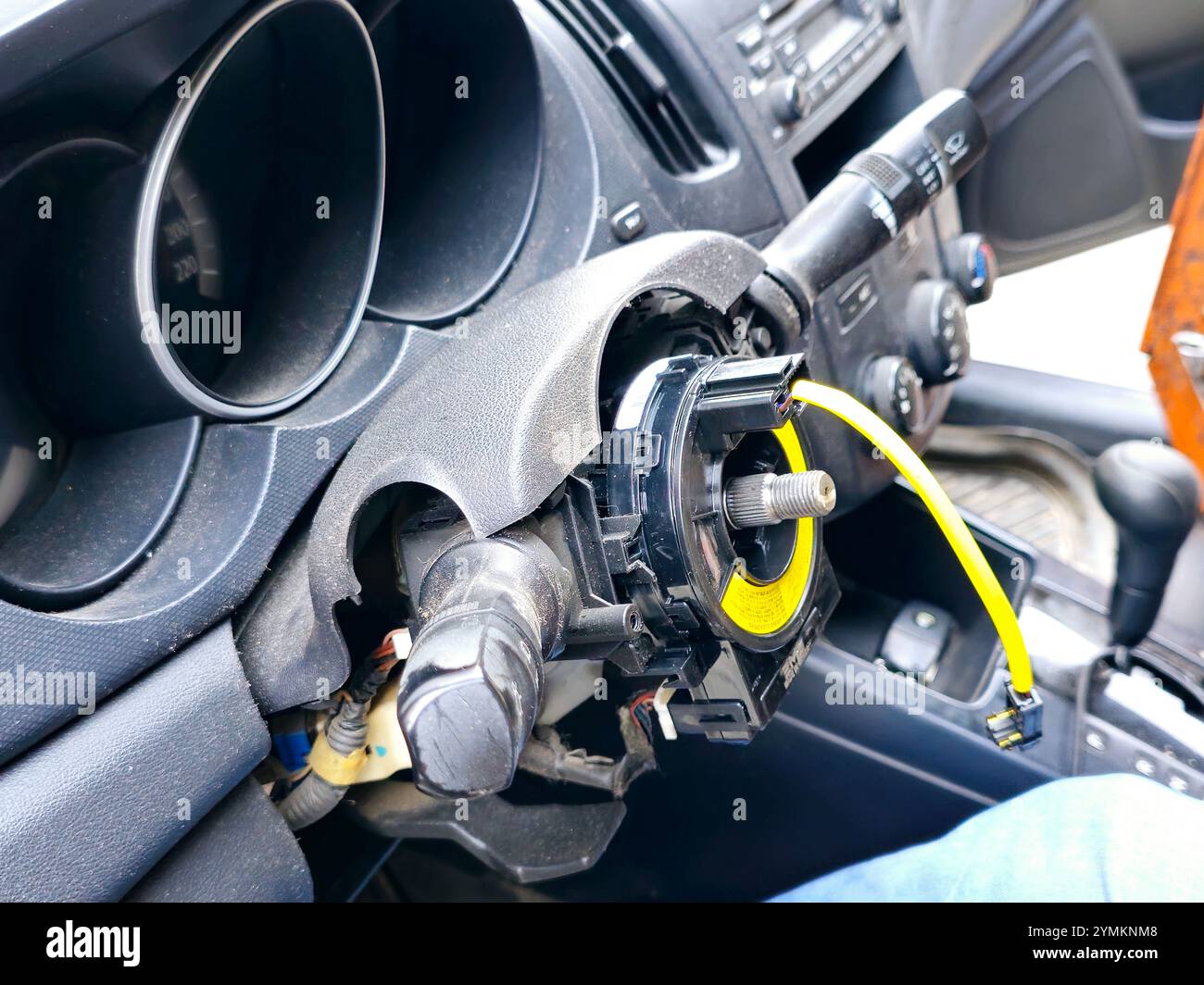 Maintenance of a car and replacement of airbag spiral cable clock ...