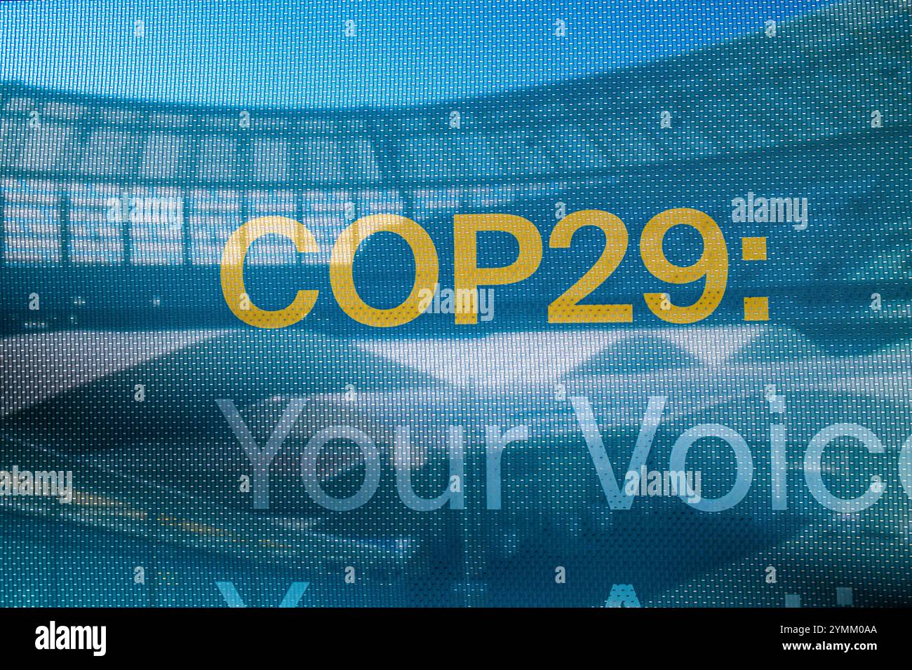 COP29 in Baku Azerbaijan, Baku am 21.11.2024: Eine Plane mit COP29 Schriftzug mit dem leeren ...