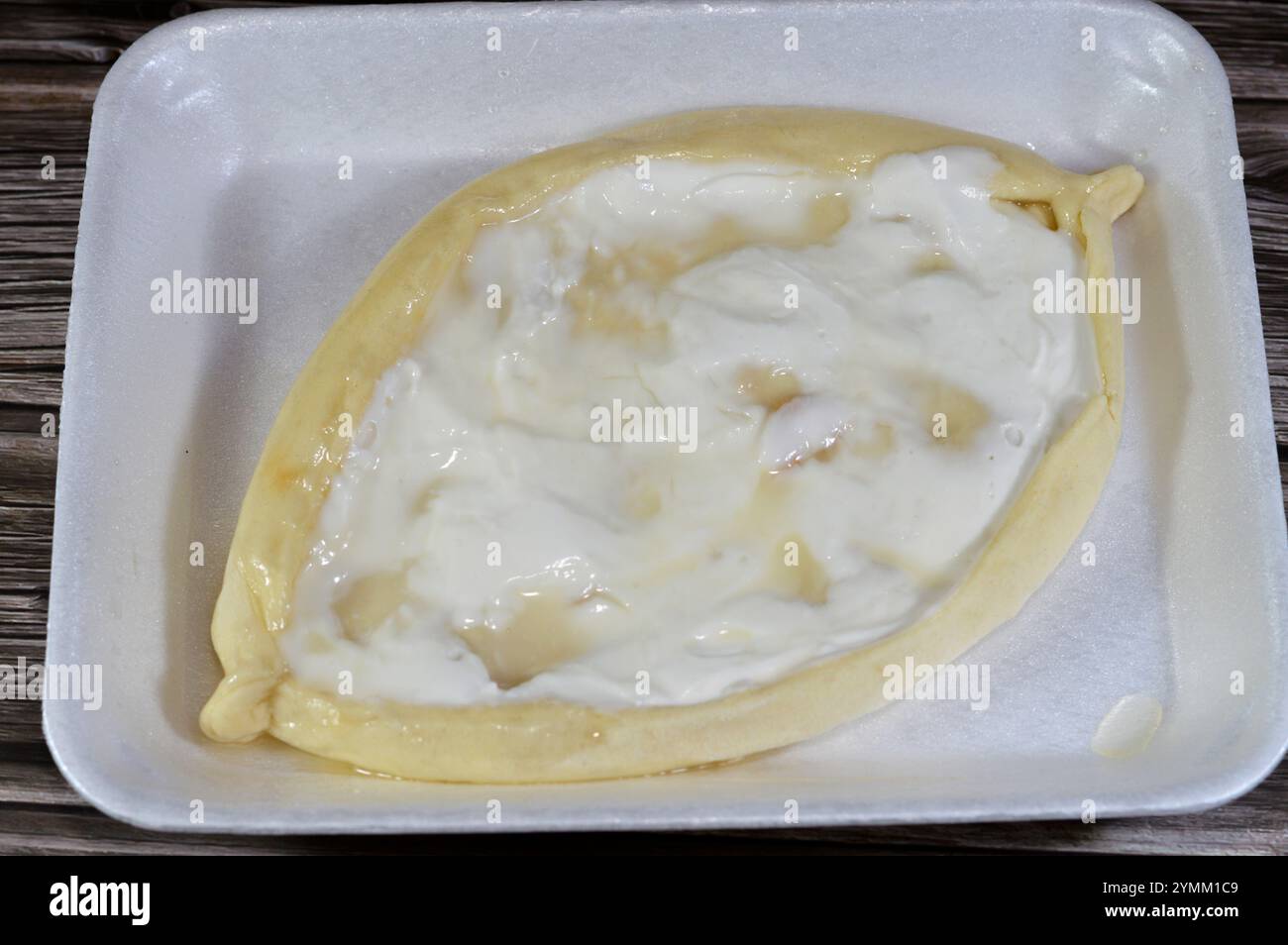 Honey labneh Chakhtoura, A sweet baked pastry of labna yoghurt pie ...