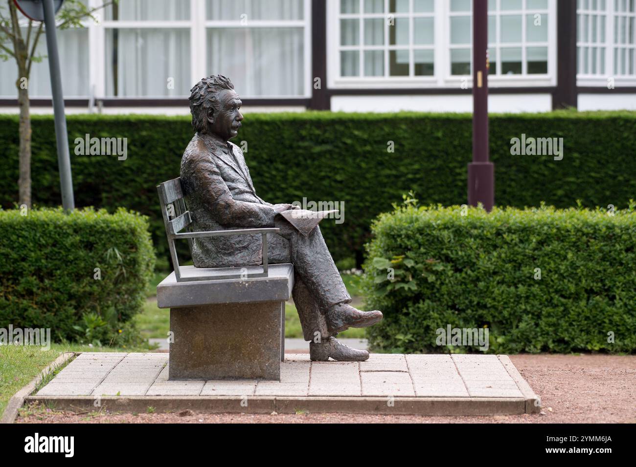 Standbeeld Albert Einstein (Albert Einstein bench statue) to memorize ...
