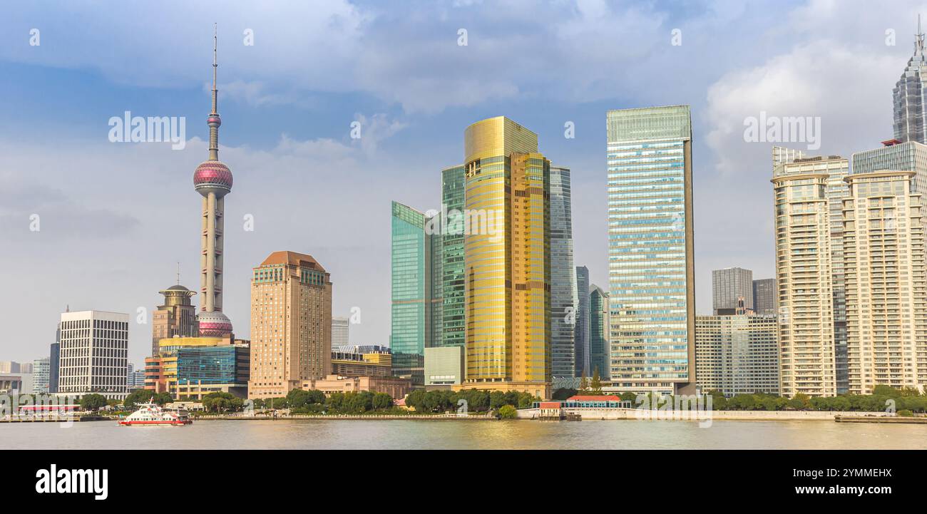 Panoramic view over financial district hi-res stock photography and ...