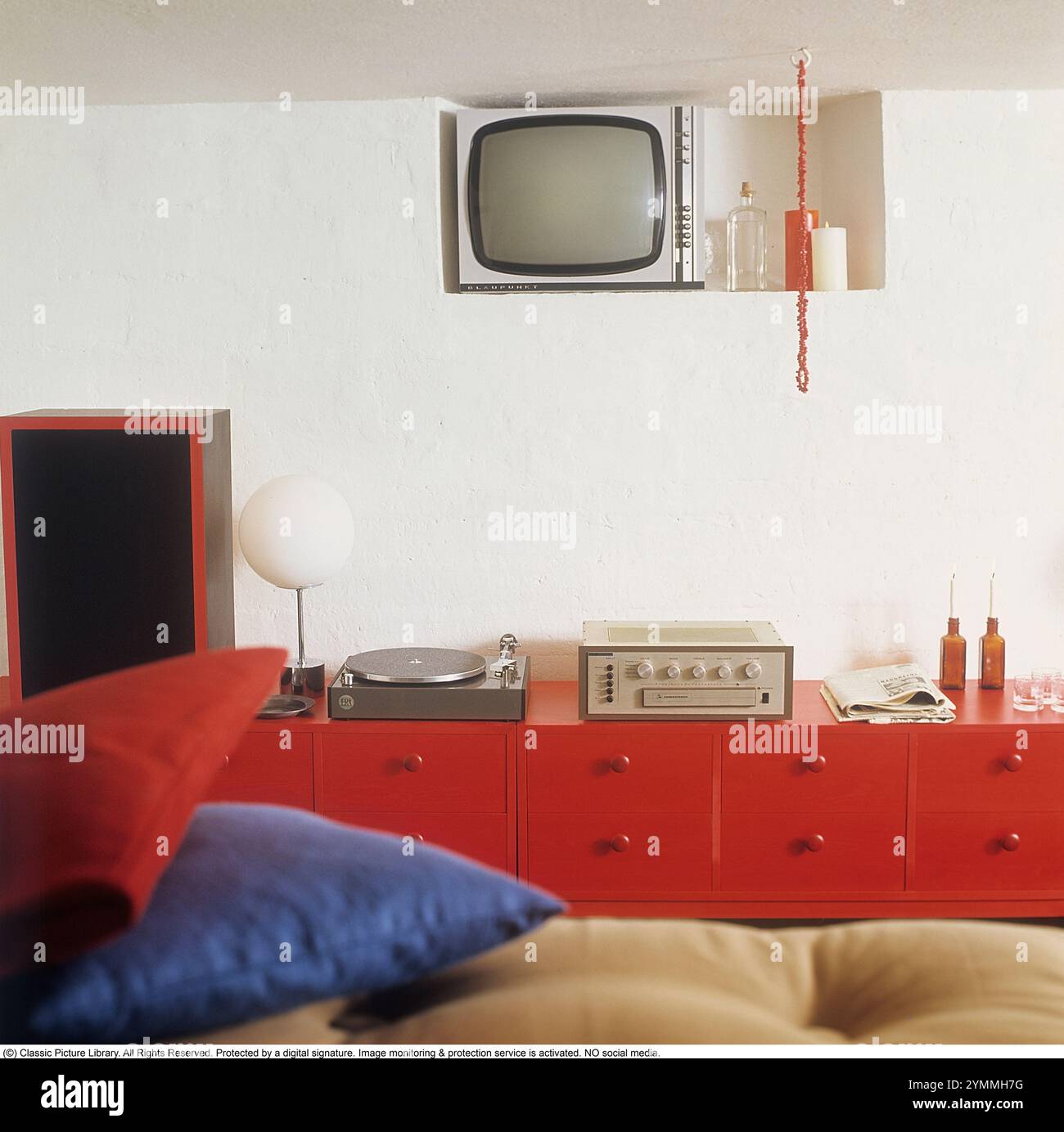 Retro stereo system 1960s hi-res stock photography and images - Alamy