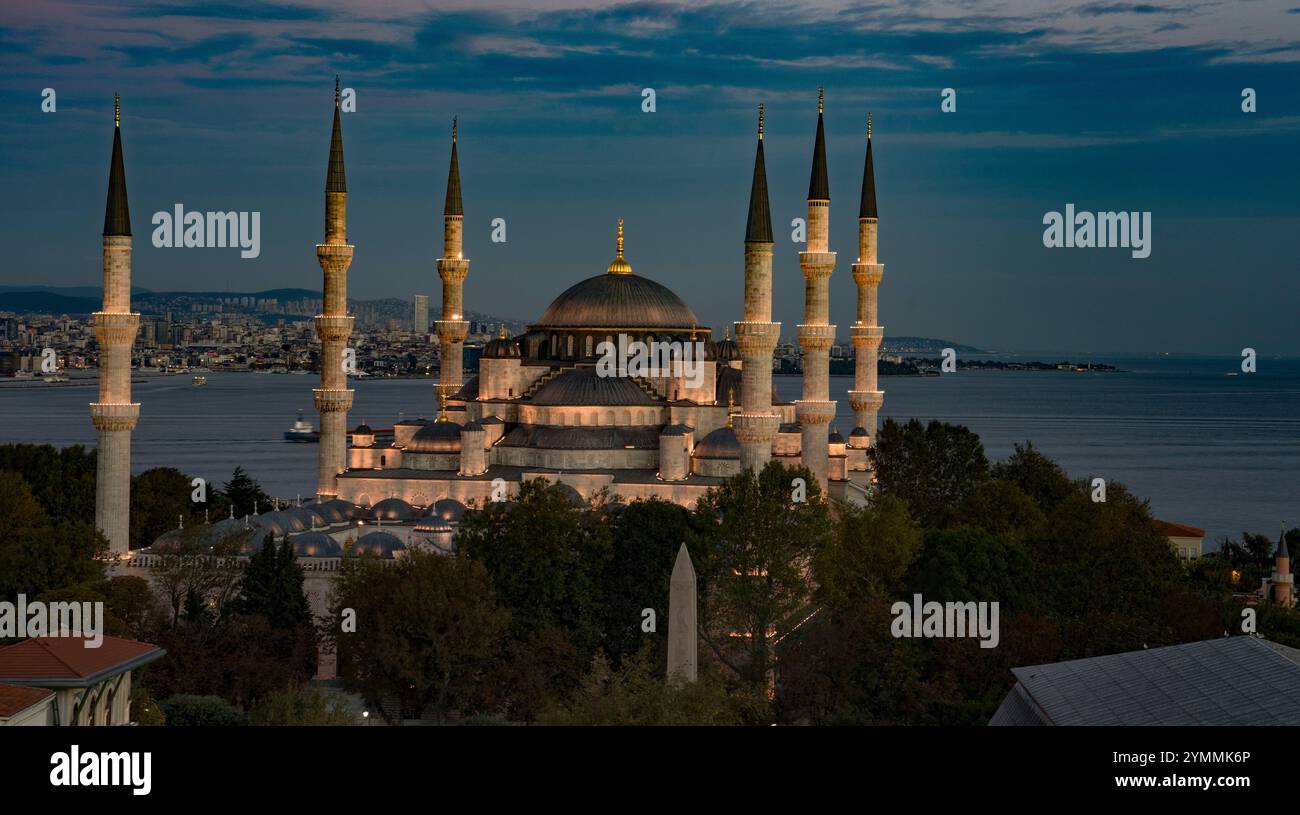 The sultan ahmed mosque, also known as the blue mosque, glows ...