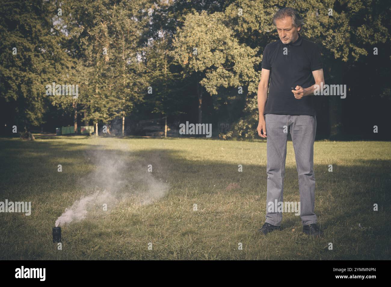 On location smoke machine hi-res stock photography and images - Alamy