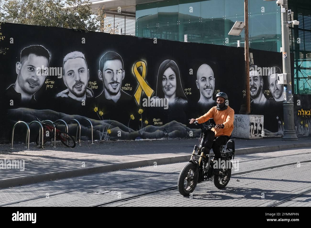 Jerusalem, Israel. 22nd November, 2024. A huge mural by Israeli artist ...