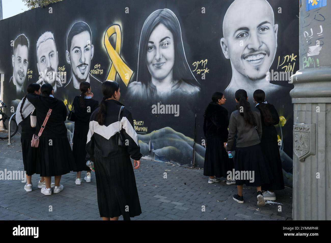 Jerusalem, Israel. 22nd November, 2024. A huge mural by Israeli artist ...