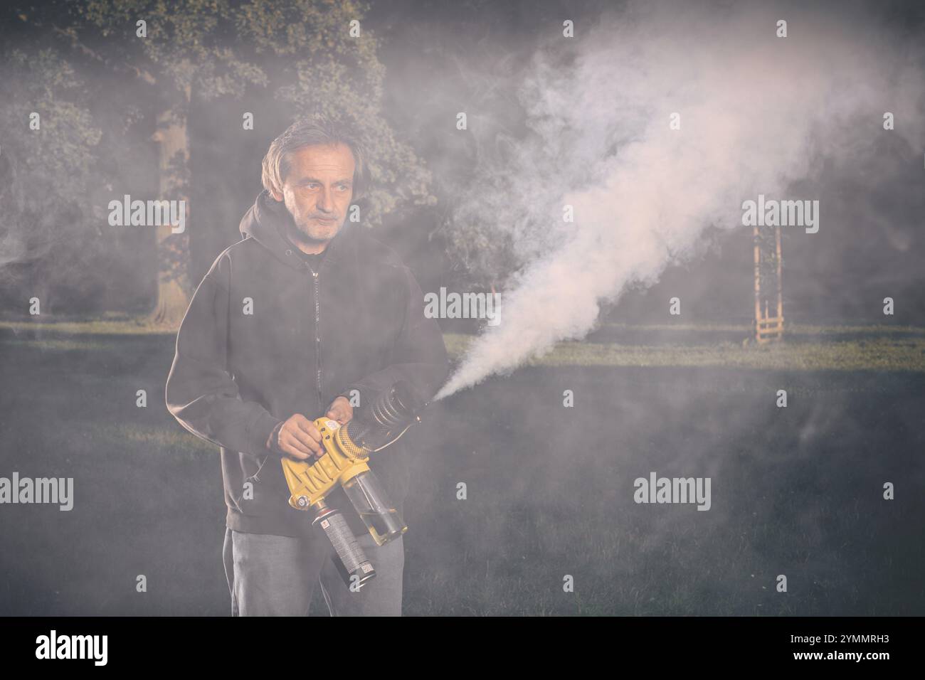 On location smoke machine hi-res stock photography and images - Alamy