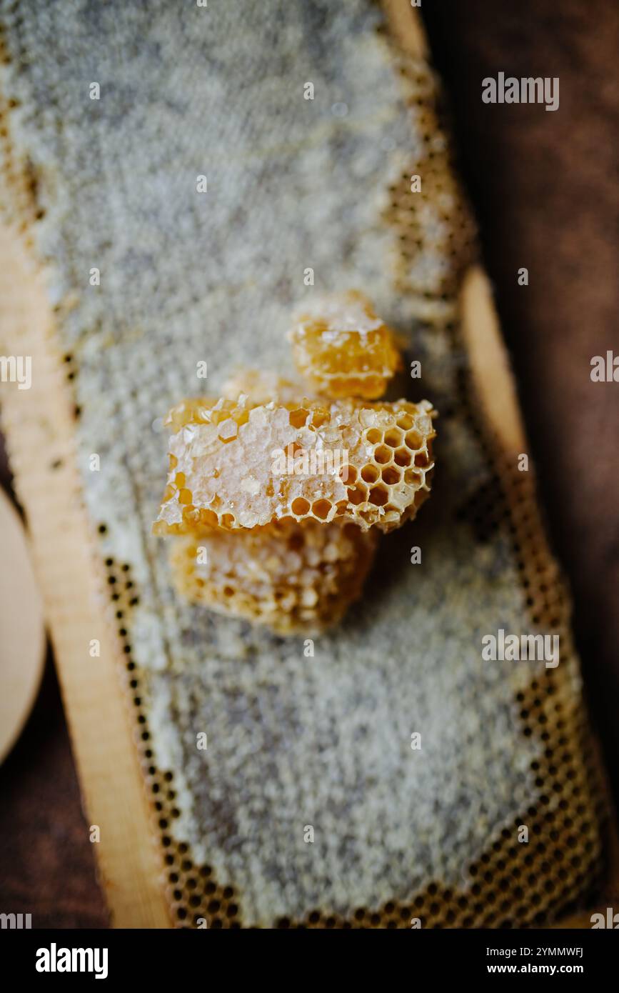 Honeycomb honey healthy natural organic hi-res stock photography and ...