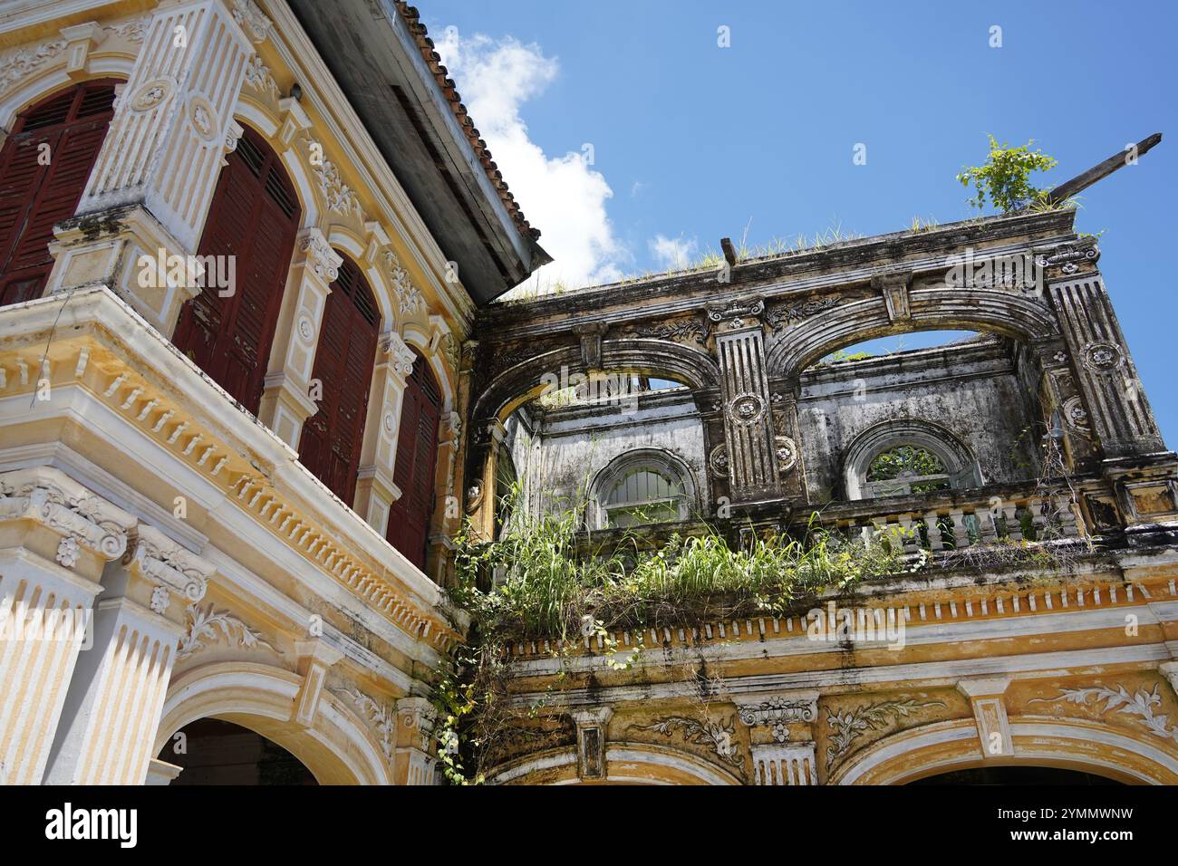 Detailed architectural view hi-res stock photography and images - Alamy