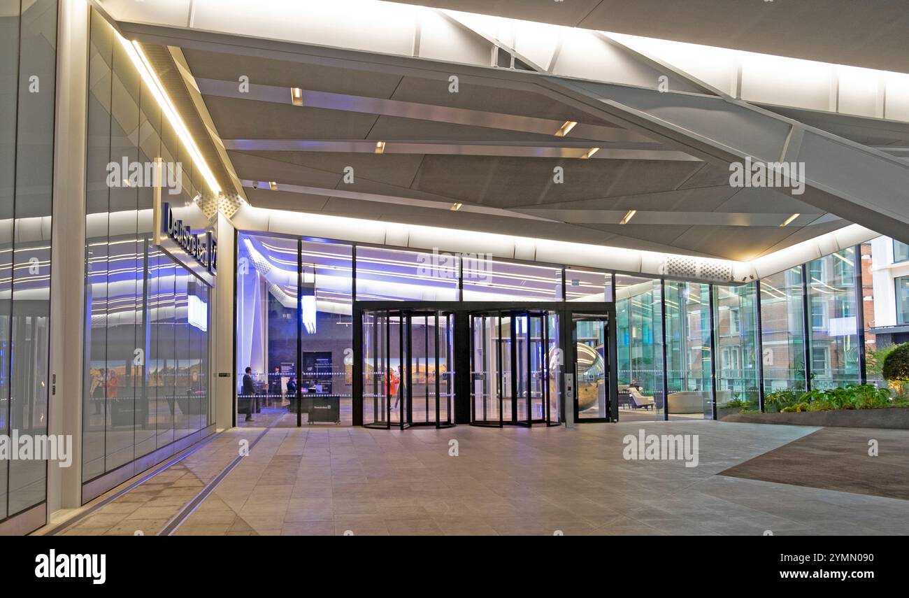 Deutsche bank office interior hi-res stock photography and images - Alamy