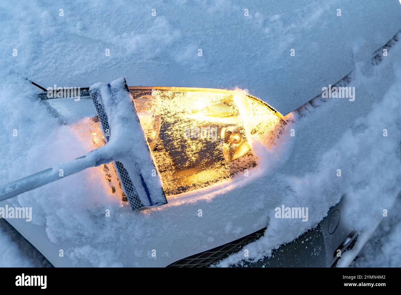 Preparing the vehicle for the road, the first snowfall, removing ice ...