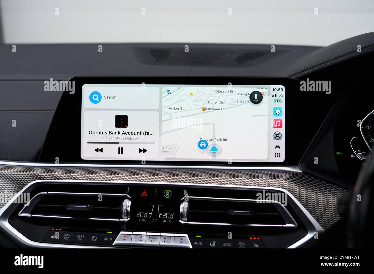 Apple carplay infotainment system hi-res stock photography and images ...