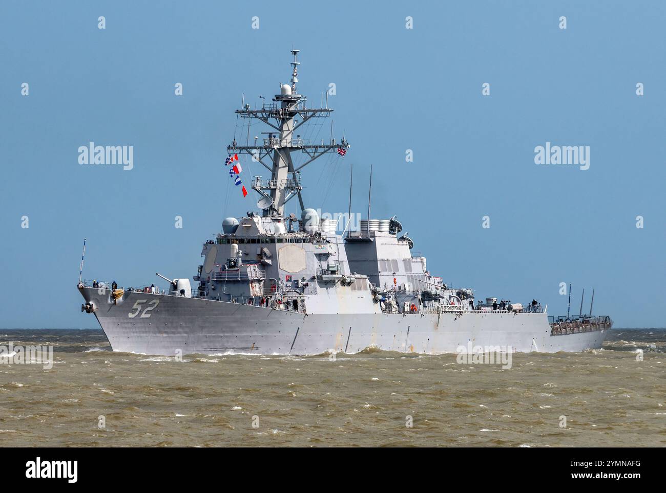 USS Barry, a US Navy Arleigh Burke class Flight I destroyer, equipped ...