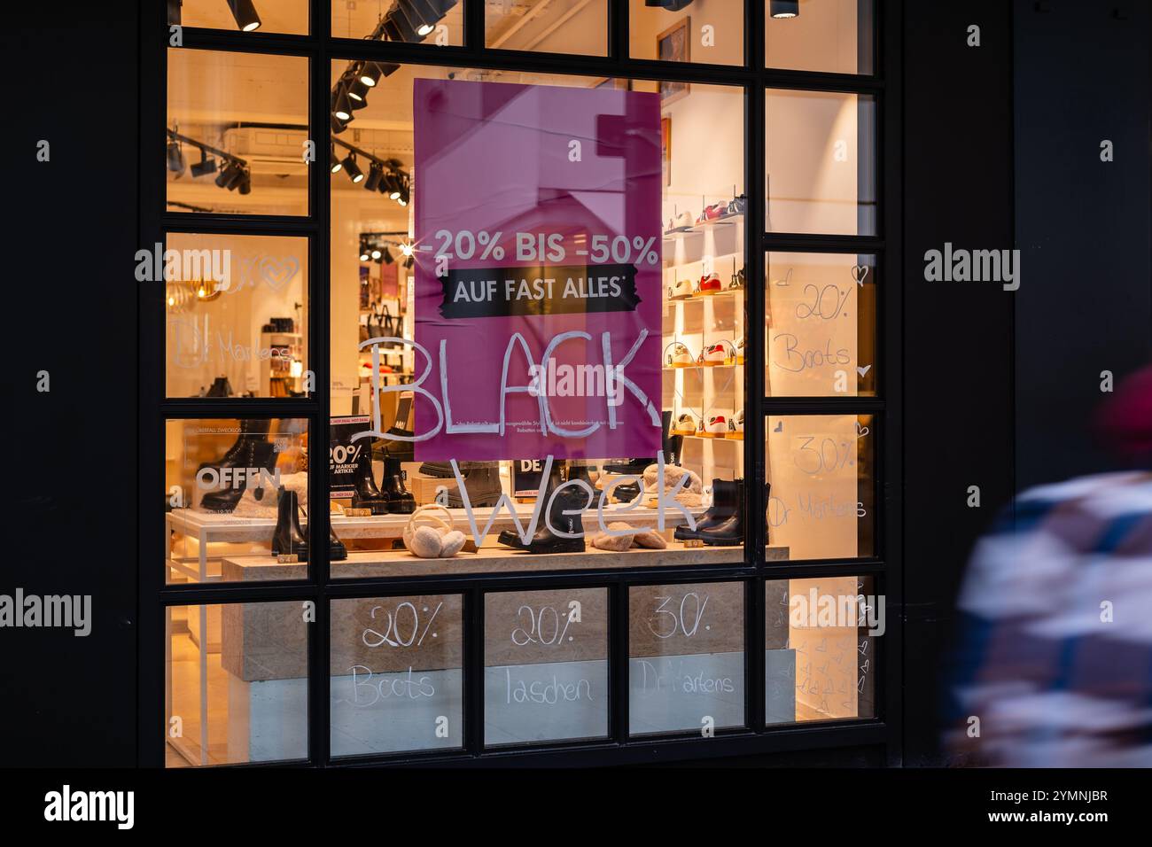 Black Week sale banner in a shopping window Stock Photo - Alamy
