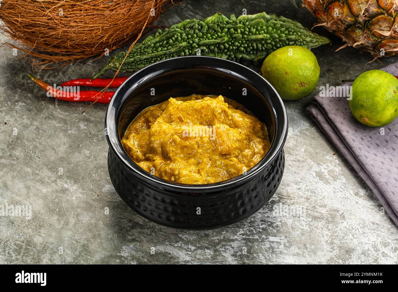 Inchian cuisine - chicken cashew curry with gravy Stock Photo - Alamy