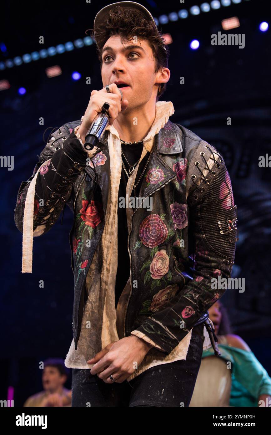 Ny. 21st Nov, 2024. Liam Pearce on stage for & JULIET Sing-Along ...