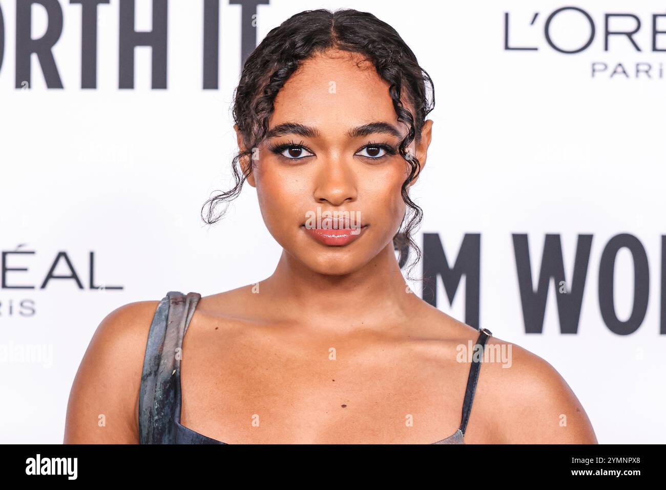 HOLLYWOOD, LOS ANGELES, CALIFORNIA, USA - NOVEMBER 21: Chandler Kinney ...