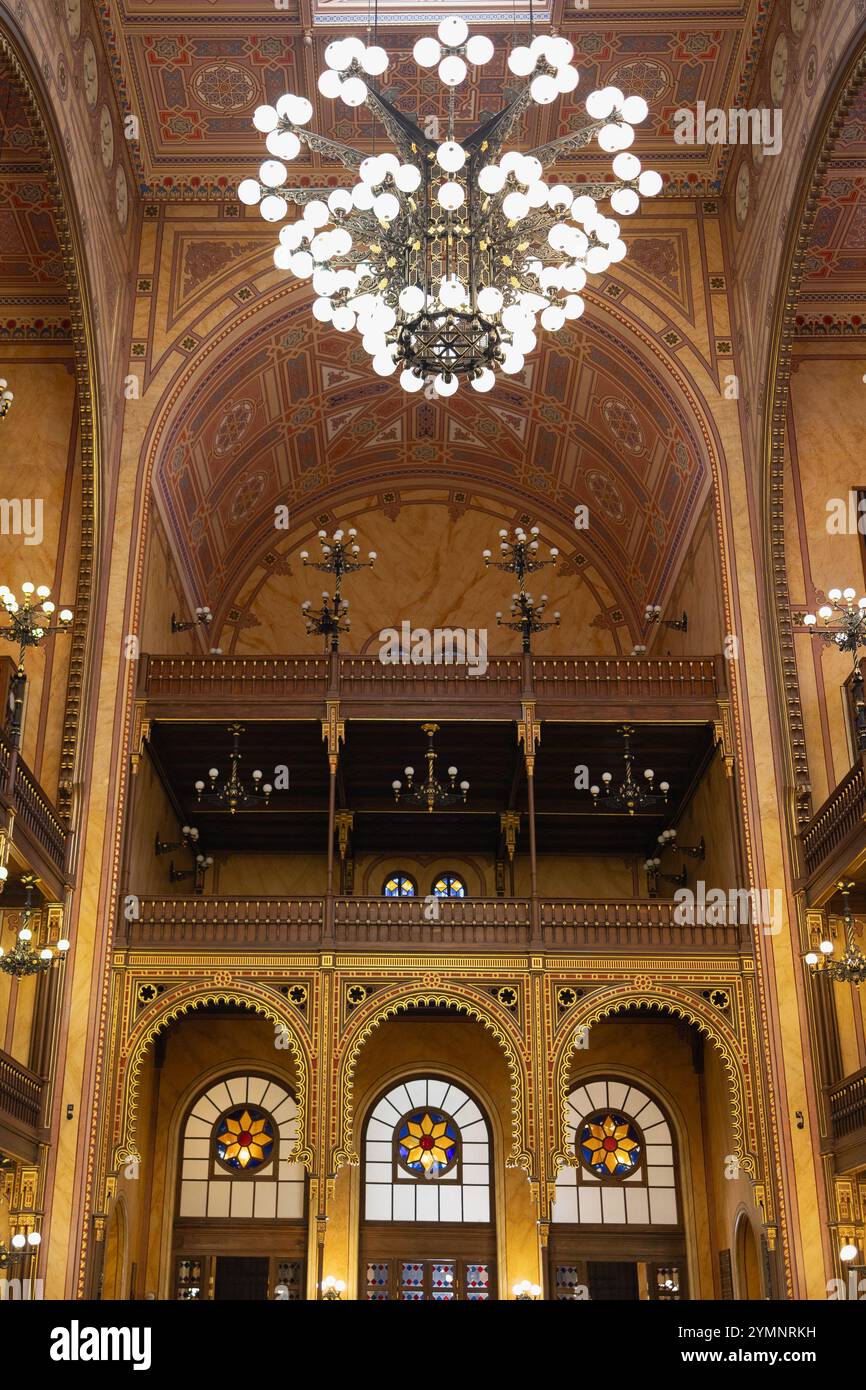 Interiors of Budapest Grand Synagogue - Hungary Stock Photo - Alamy