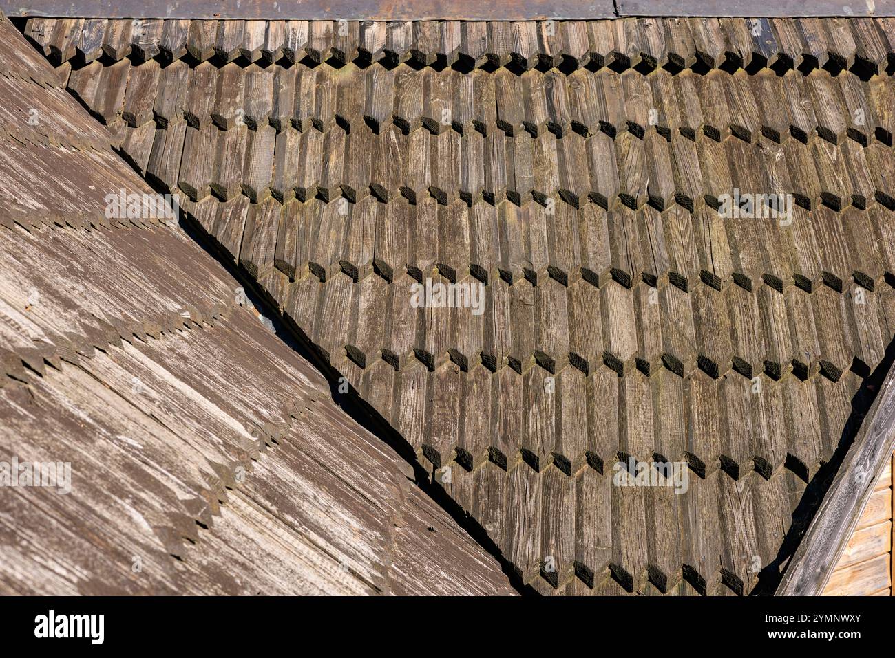 Aged wooden shingle roof hi-res stock photography and images - Alamy