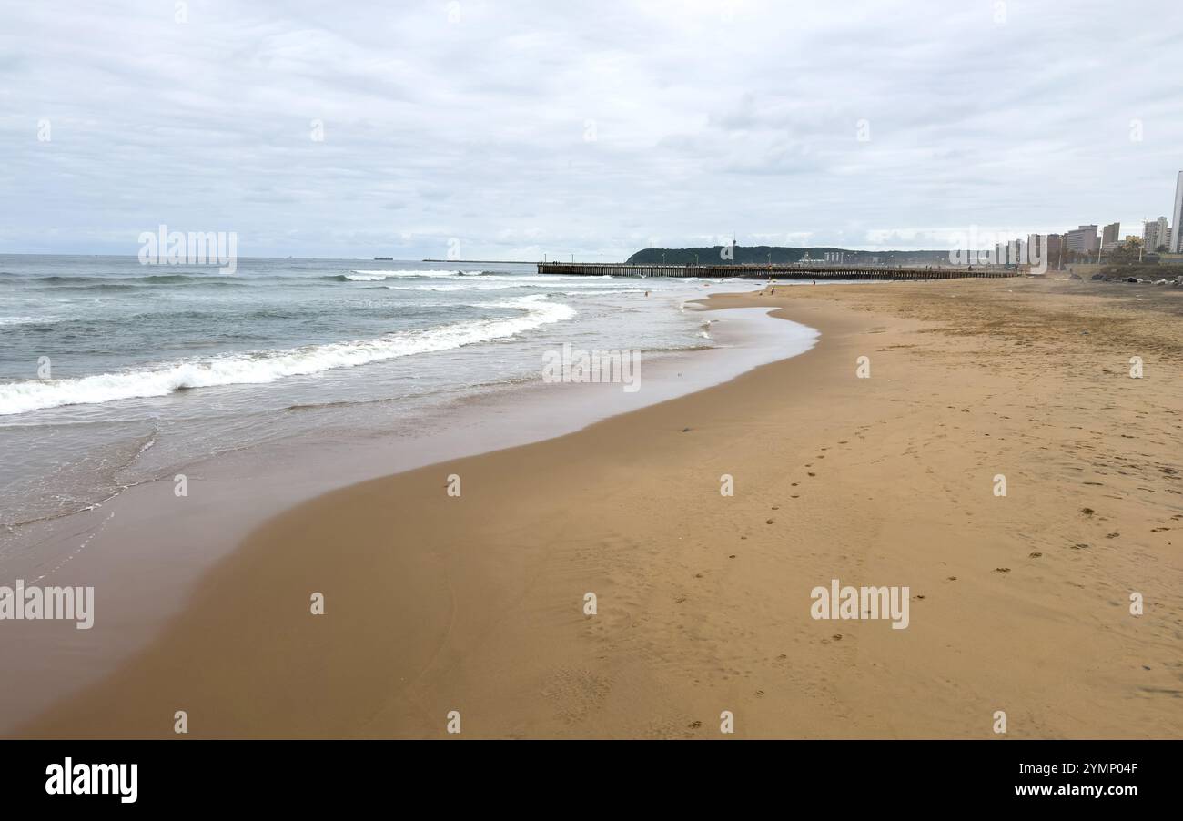 Durban sandy beach, stormy indian ocean, South Africa. Beachfront high ...