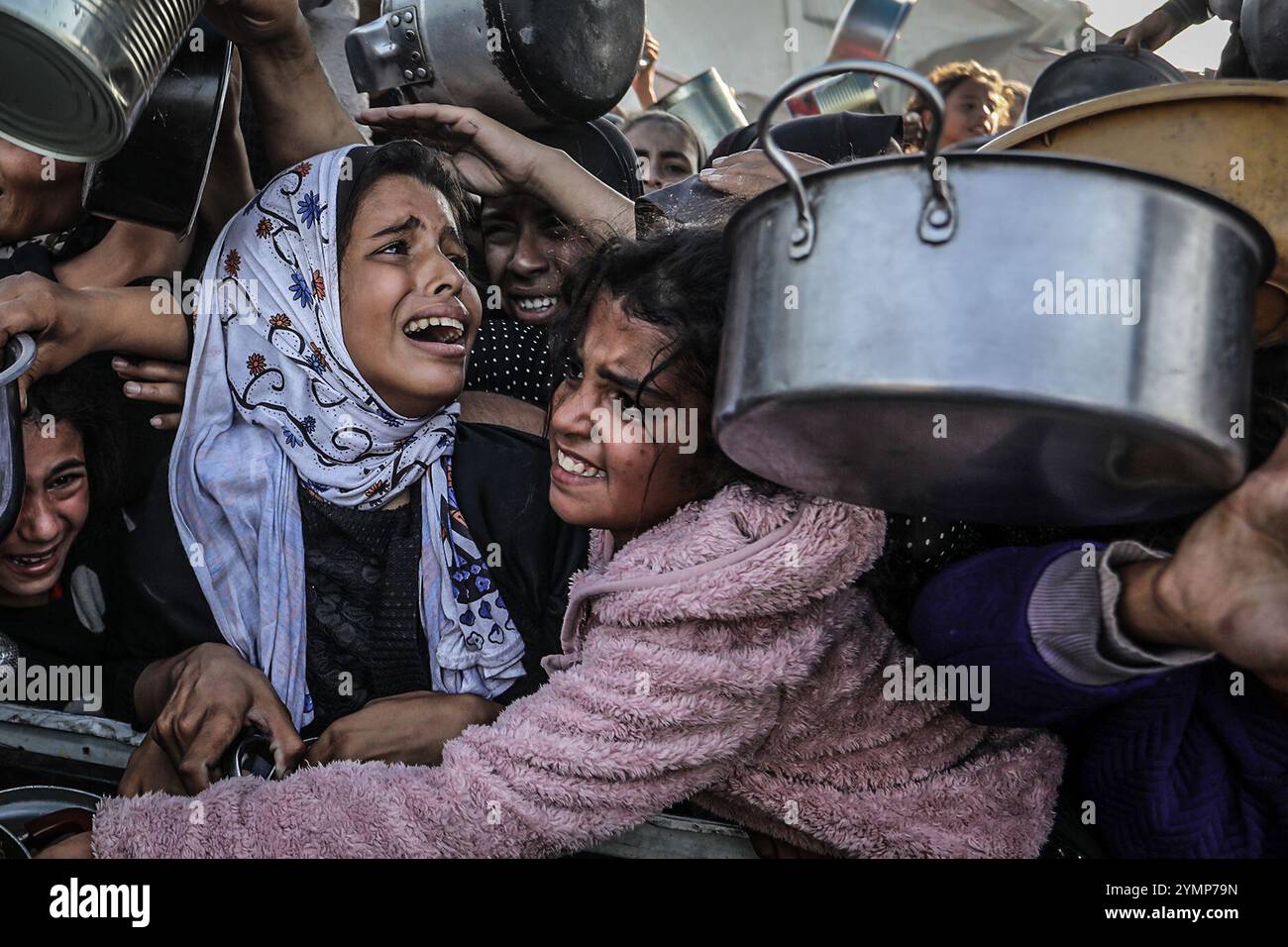 22 November 2024, Palestinian Territories, Khan Younis: Displaced ...