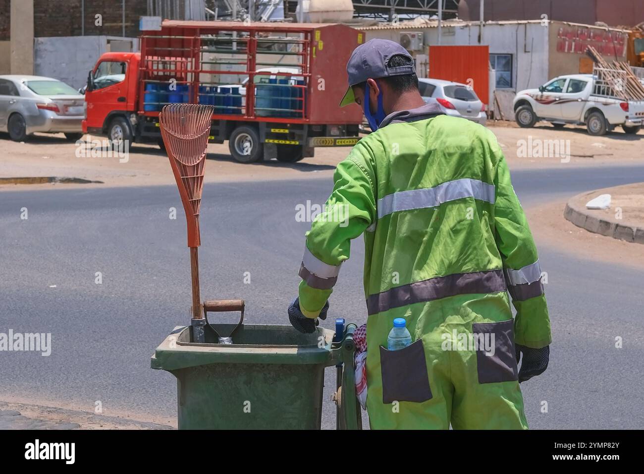 Male street cleaner arab hi-res stock photography and images - Alamy