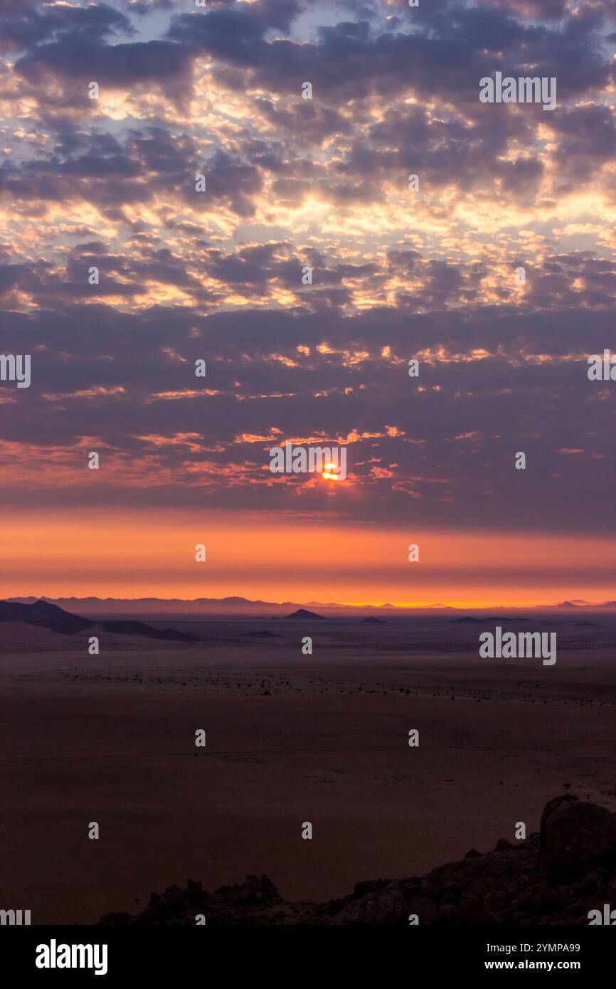 Strato cumulus clouds hi-res stock photography and images - Alamy