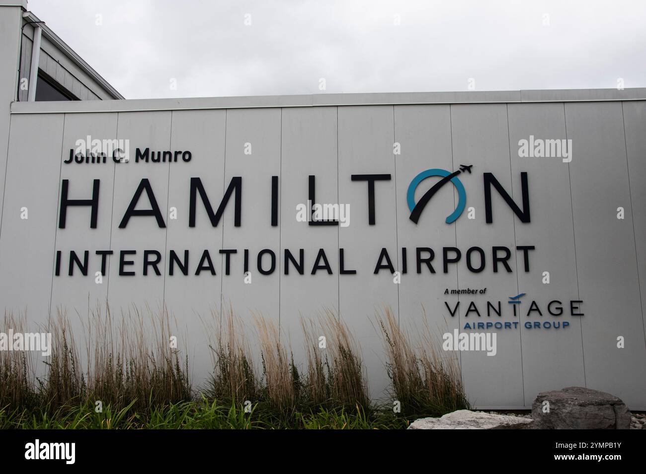 Welcome to Hamilton International Airport sign on Airport Road in Mount ...