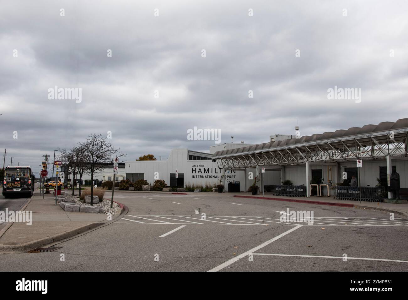 John c munro hamilton international airport hi-res stock photography ...