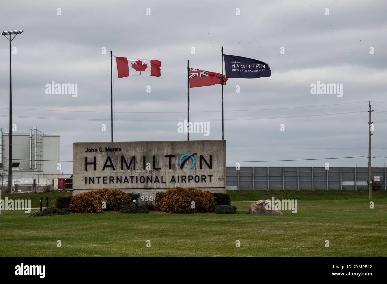 Welcome to Hamilton International Airport sign on Airport Road in Mount ...