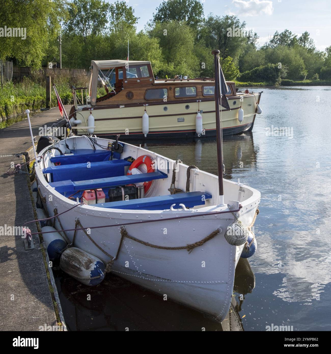 Beccles boats hi-res stock photography and images - Alamy
