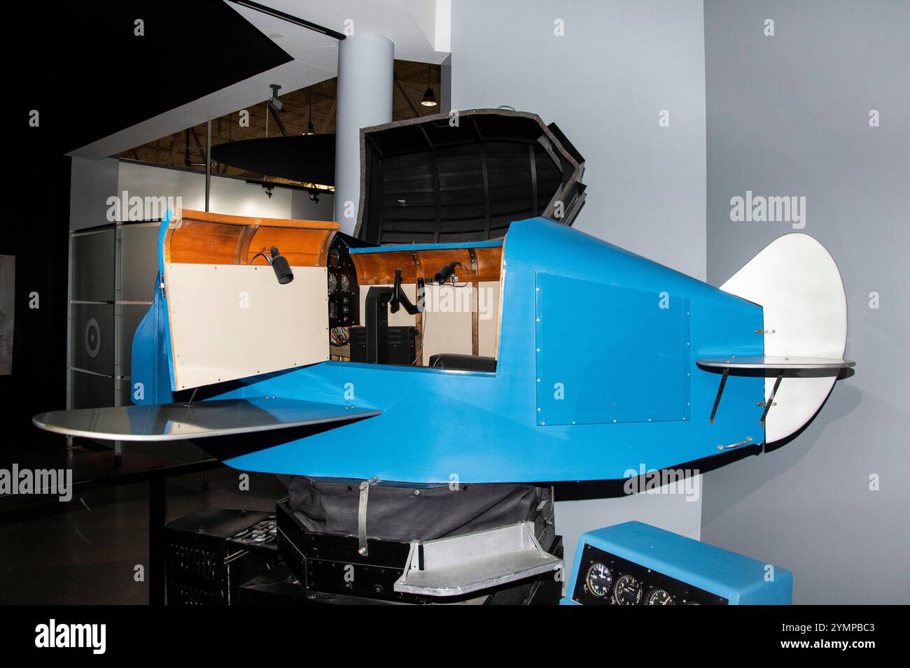 Link trainer hi-res stock photography and images - Alamy