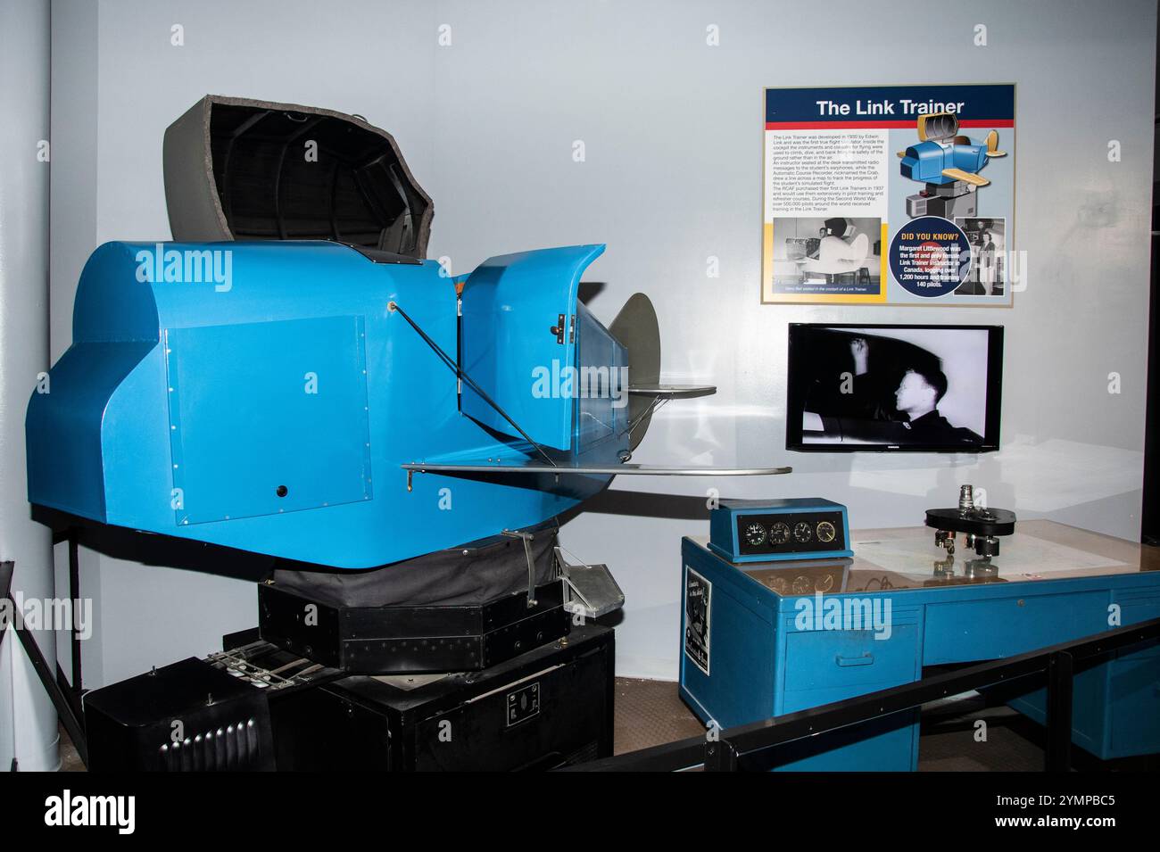 Link trainer hi-res stock photography and images - Alamy