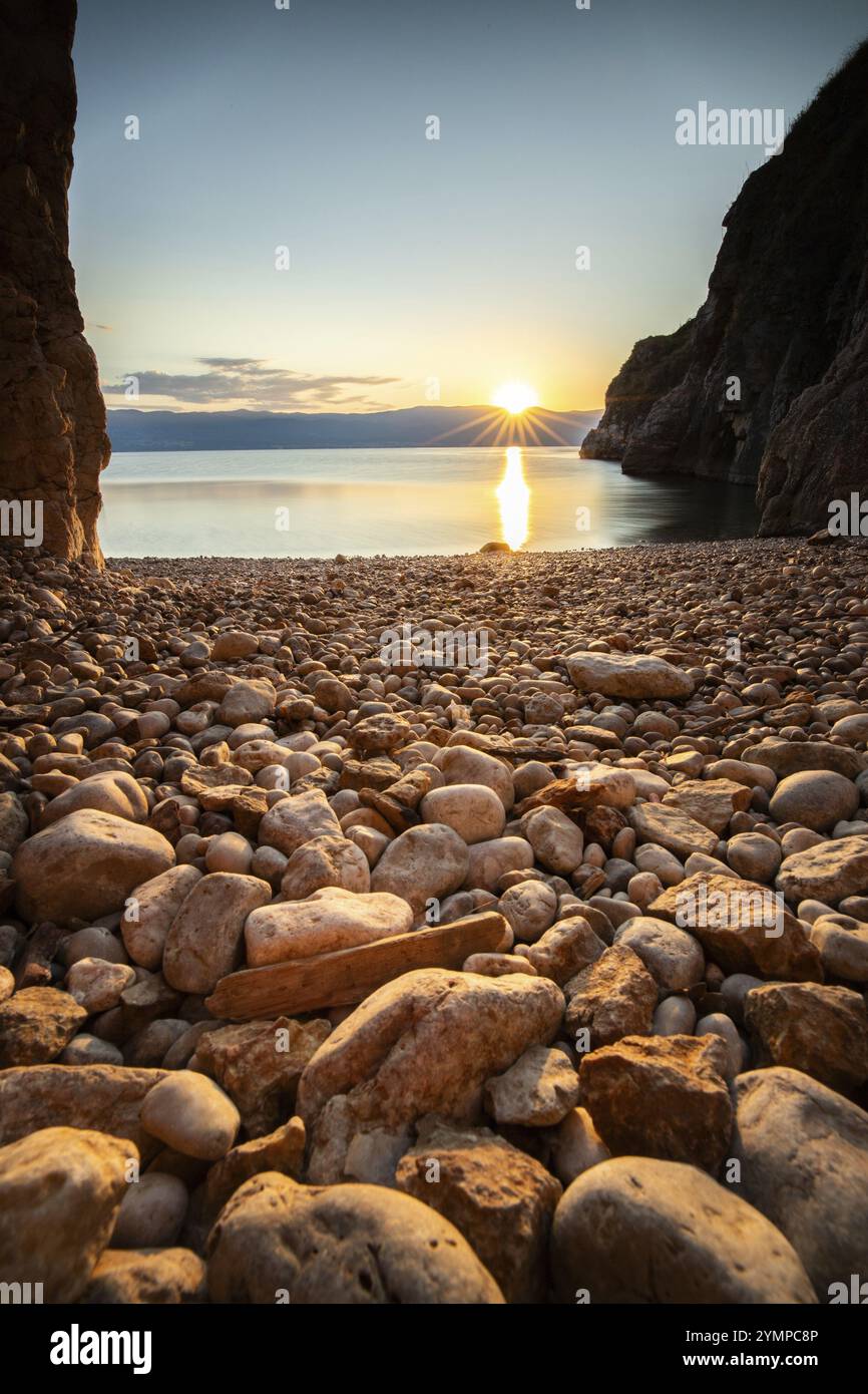 Beautiful shot cliffside village hi-res stock photography and images ...