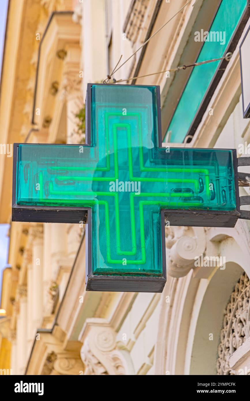 Green cross neon sign hi-res stock photography and images - Alamy