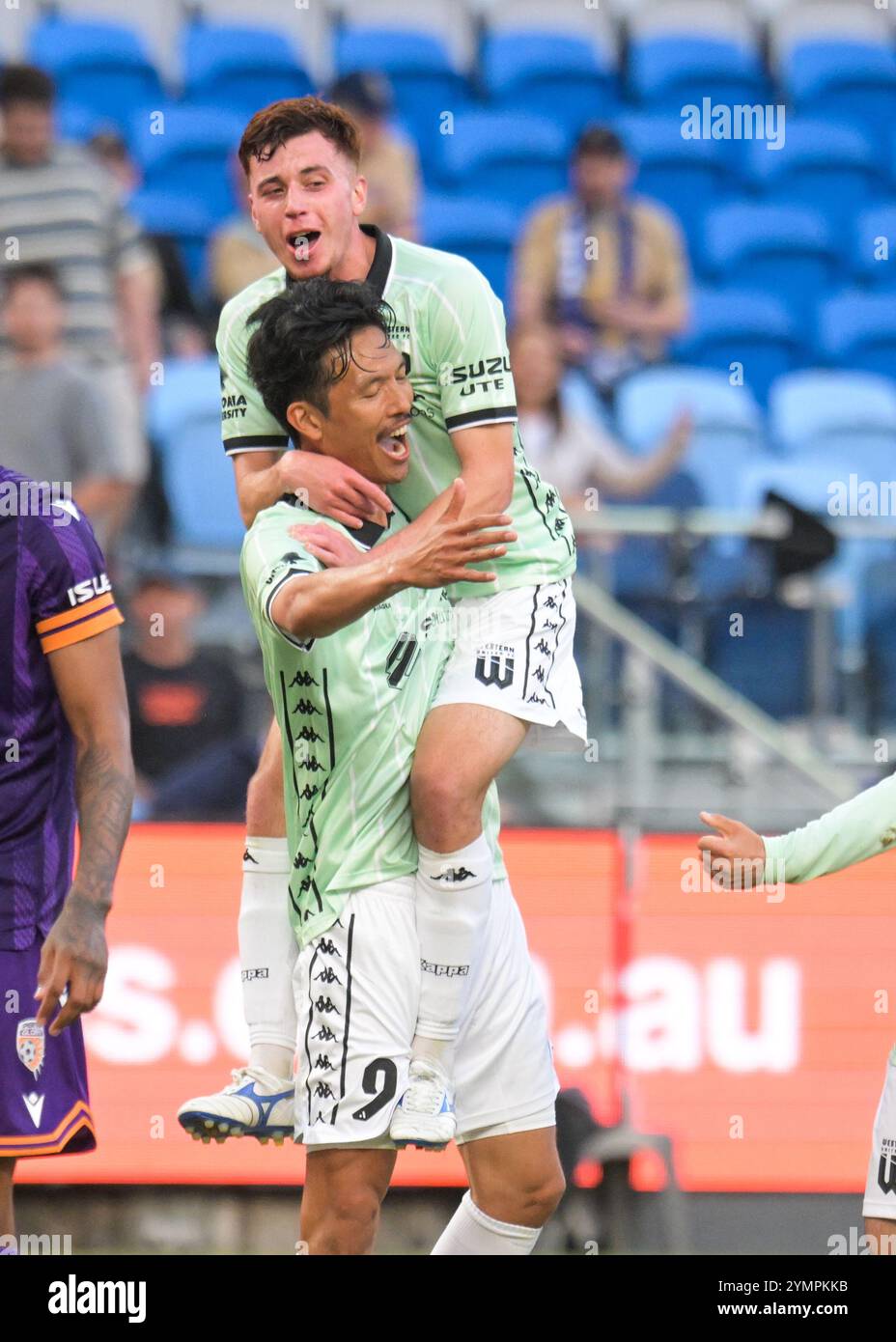 Paddington, Australia. 22nd Nov, 2024. Hiroshi Ibusuki (bottom ...