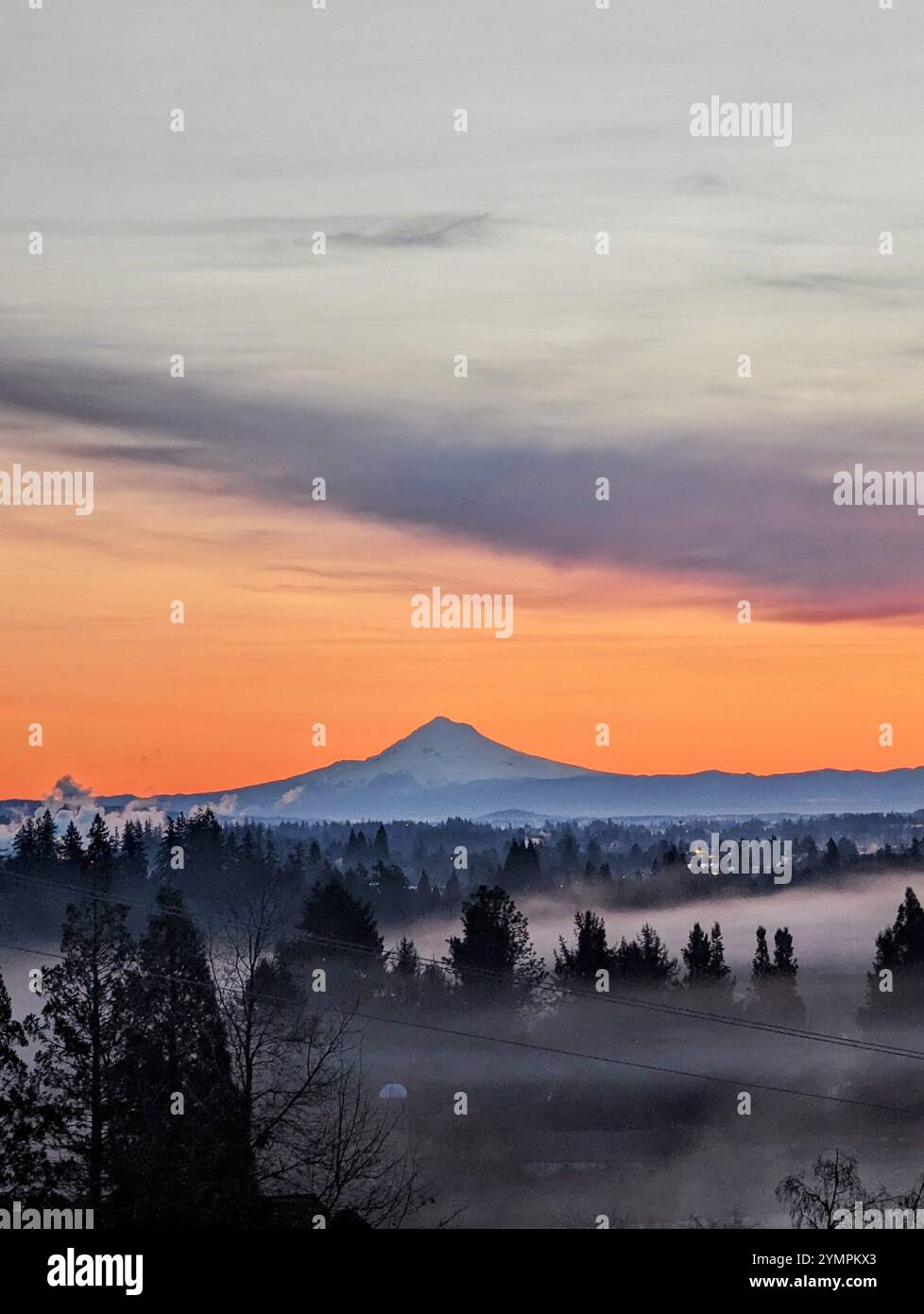 Mist rolling over peaks hi-res stock photography and images - Alamy