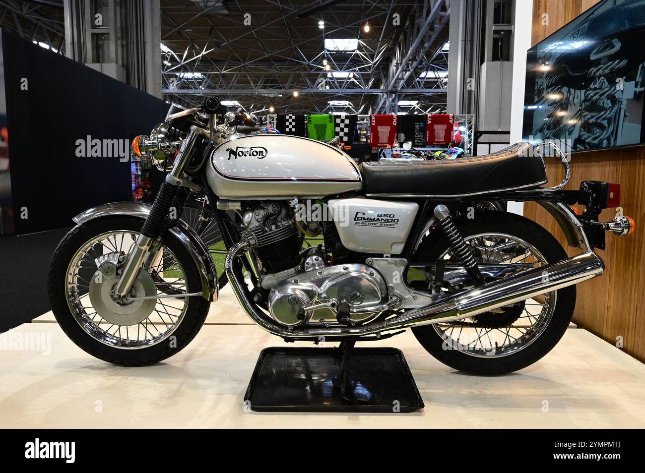 Norton commando motorbike hi-res stock photography and images - Alamy