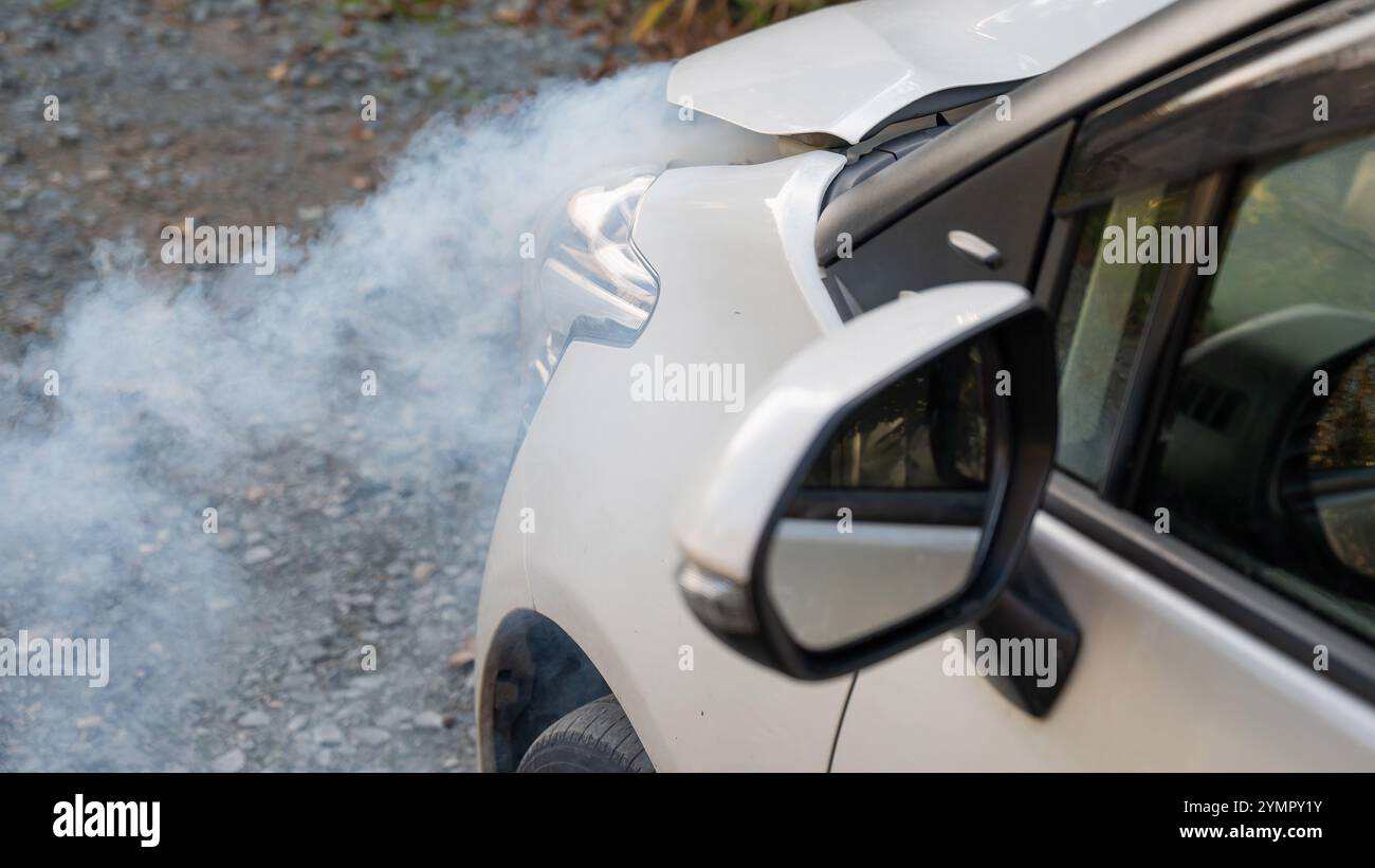 Fire from car engine hood hi-res stock photography and images - Alamy