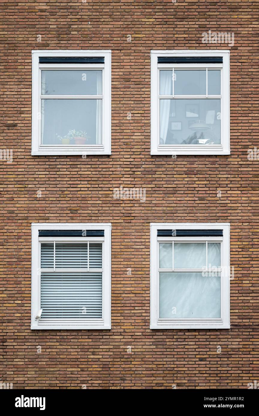 Empty residential block hi-res stock photography and images - Alamy