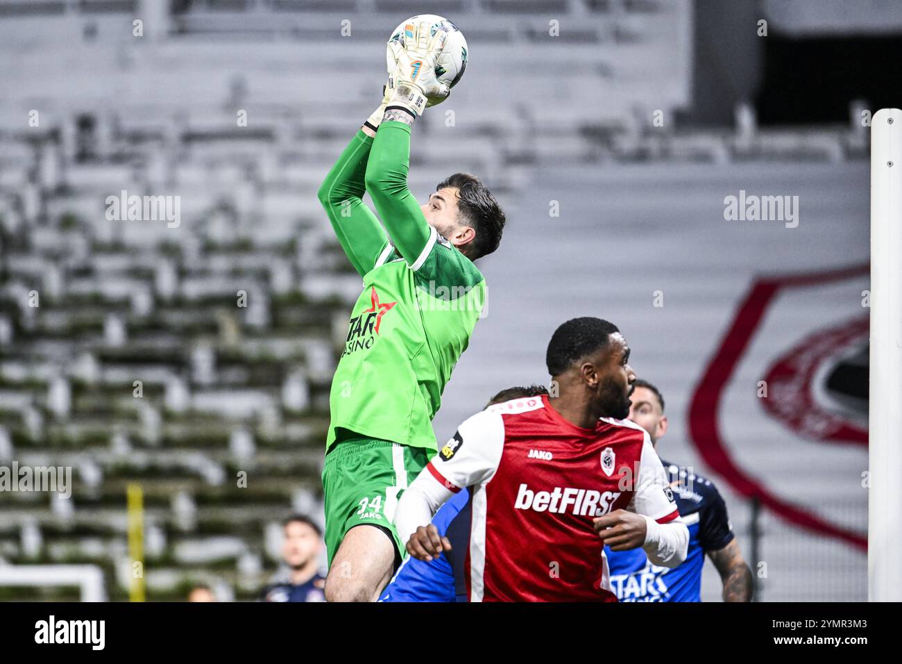 Antwerpen, Belgium. 22nd Nov, 2024. Dender's goalkeeper Michael Verrips ...