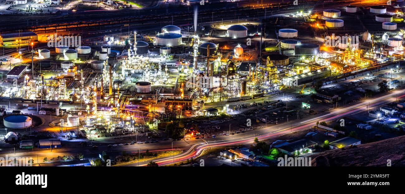 Panoramic petrochemical refinery night hi-res stock photography and ...
