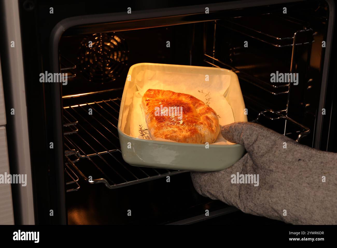 Taking out pizza hi-res stock photography and images - Alamy