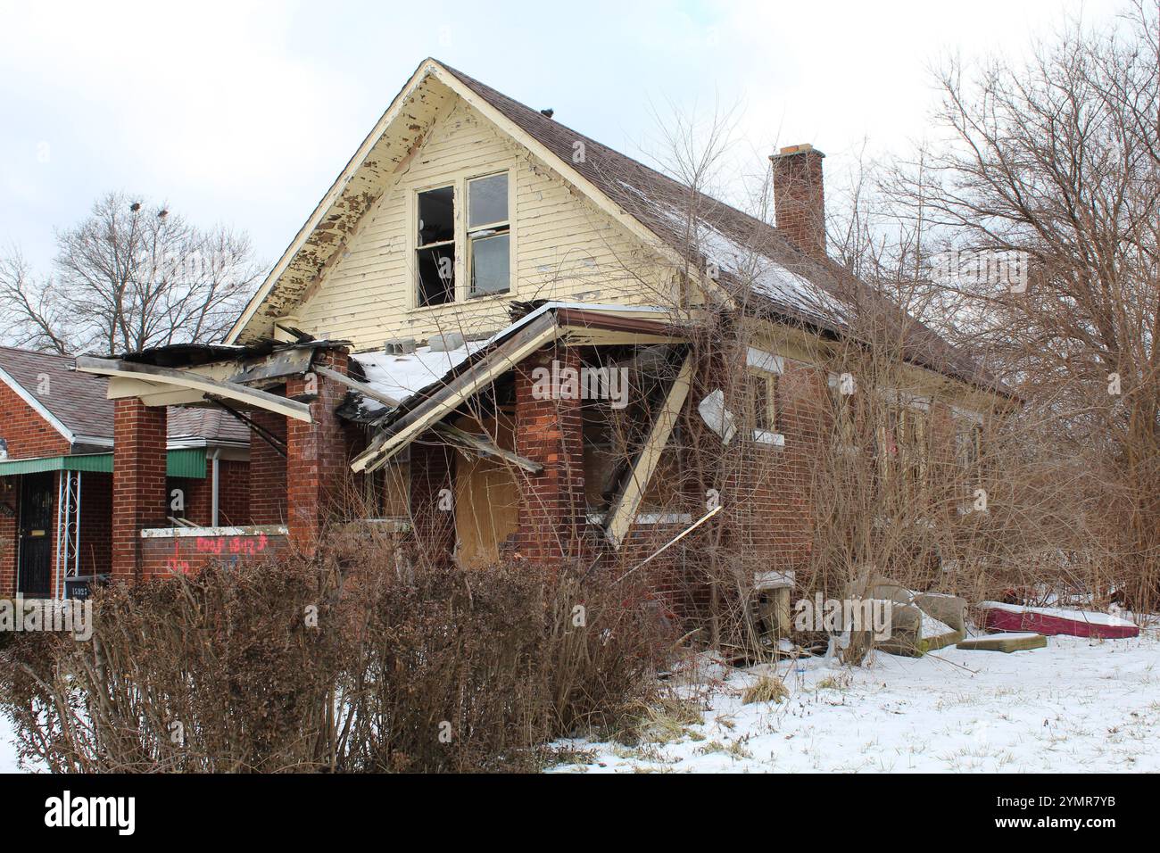 Collapsed porch hi-res stock photography and images - Alamy