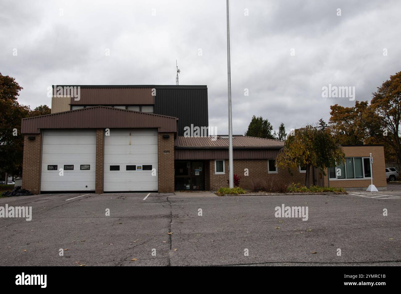 Fire station in city autumn hi-res stock photography and images - Alamy