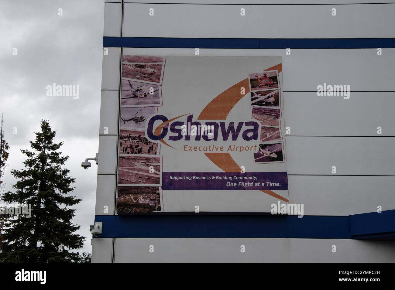 Supporting sign hi-res stock photography and images - Alamy