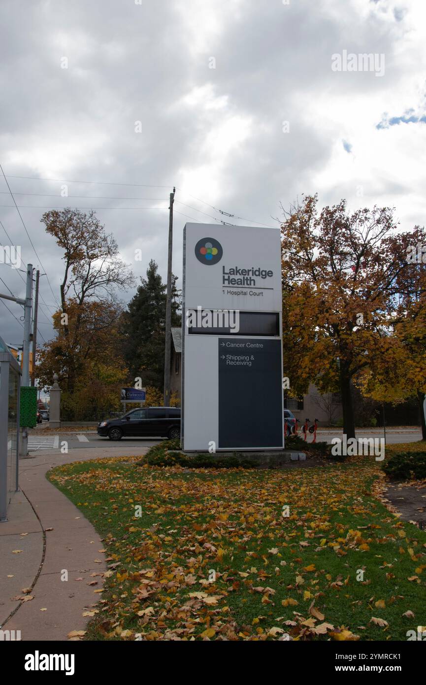 Hospital sign signs signage hi-res stock photography and images - Alamy